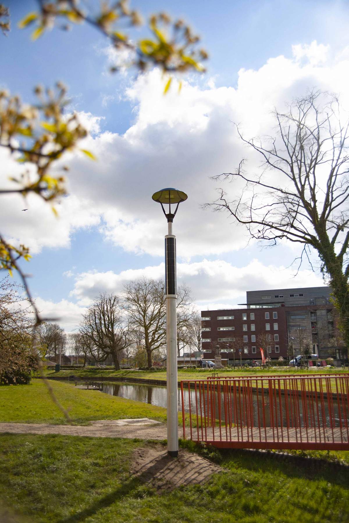 Soluxio solar pathway light at historic city center - Soluxio